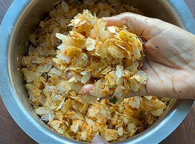 Avalakki chutney recipe | How to make konkani style poha | Pova chutney ...