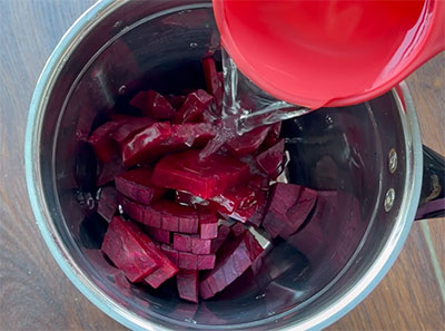 Beetroot chapati recipe | How to make beetroot roti or paratha