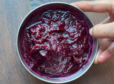 Beetroot chapati recipe | How to make beetroot roti or paratha