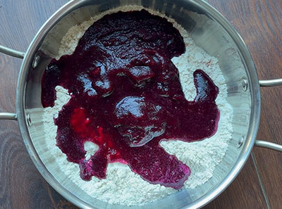 Beetroot chapati recipe | How to make beetroot roti or paratha
